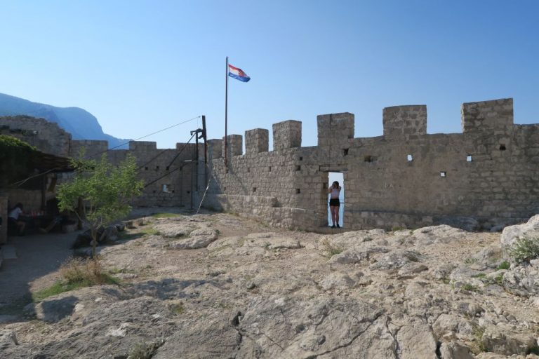 Hiking to Starigrad Fortress in Omis, Croatia | Travel Hacker Girl