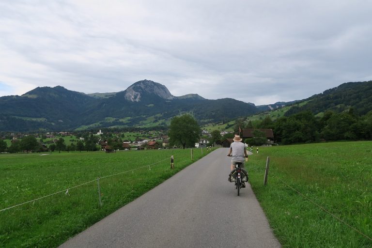 Switzerland cycling holiday – best routes for cycling in Switzerland ...